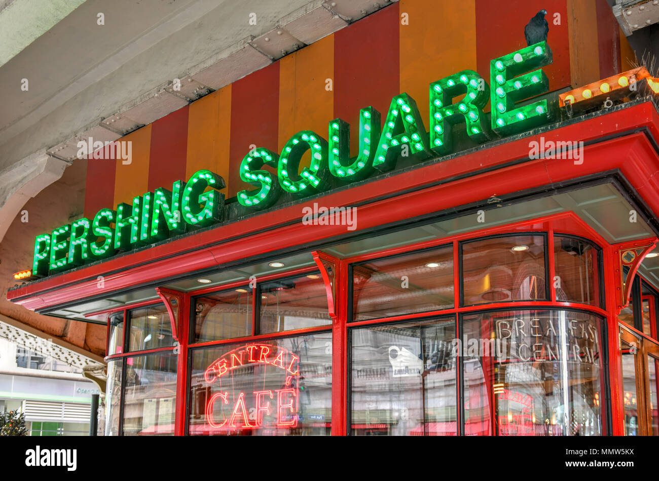 24 story office tower hi-res stock photography and images - Alamy