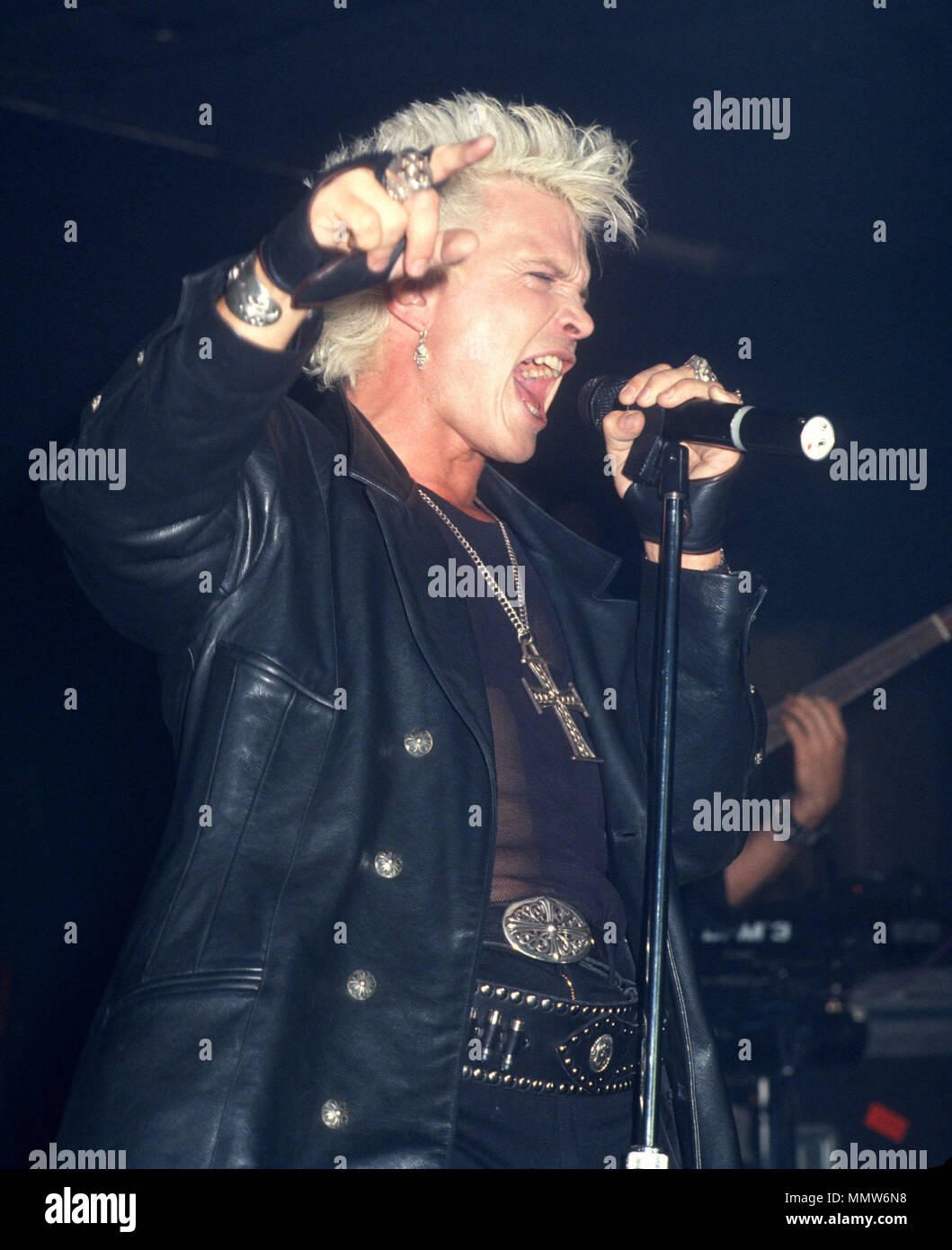 LOS ANGELES, CA - JULY 09: Singer Billy Idol performs in concert at ...