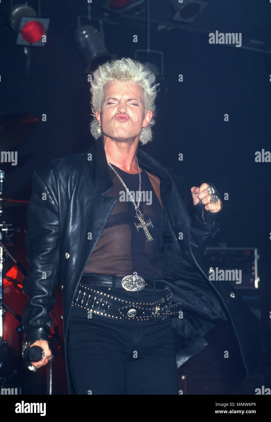 LOS ANGELES, CA - JULY 09: Singer Billy Idol performs in concert at ...