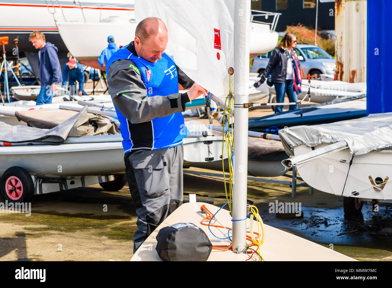 Adjusting rope hi-res stock photography and images - Alamy