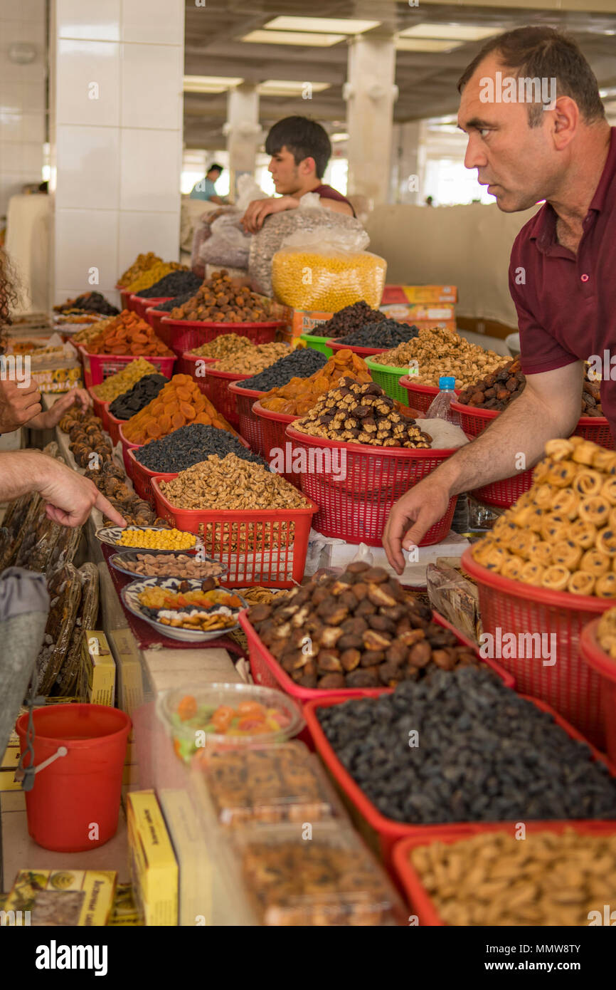 Samarkand market uzbekistan bazaar hi-res stock photography and images ...