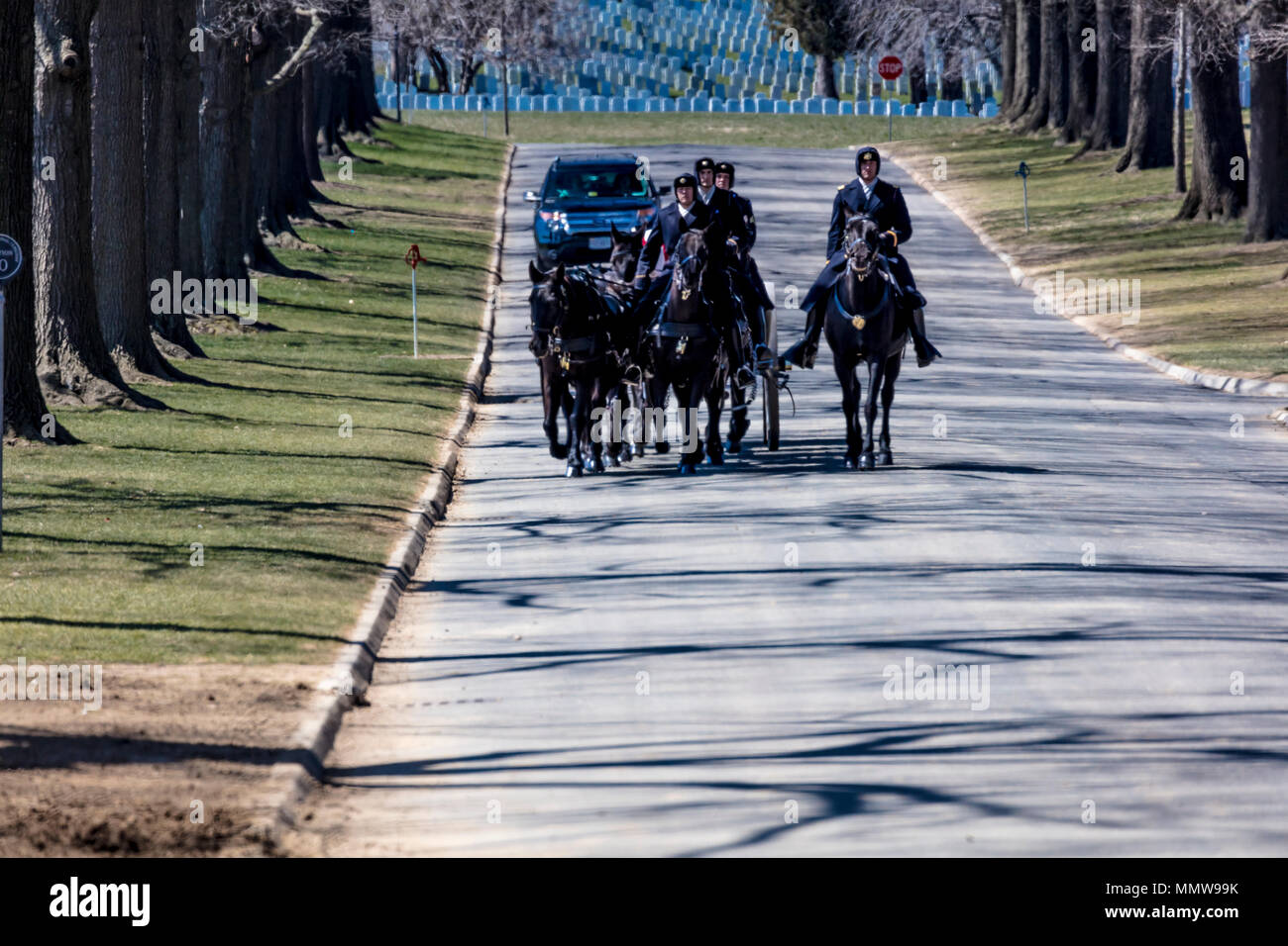 Arlington cemetery horse drawn caisson hi-res stock photography and ...