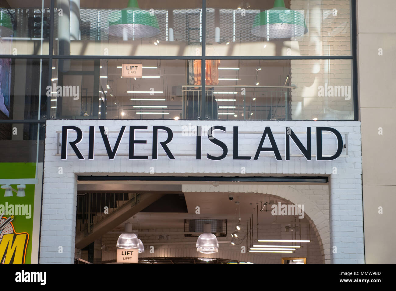 River island shop sign hi-res stock photography and images - Alamy