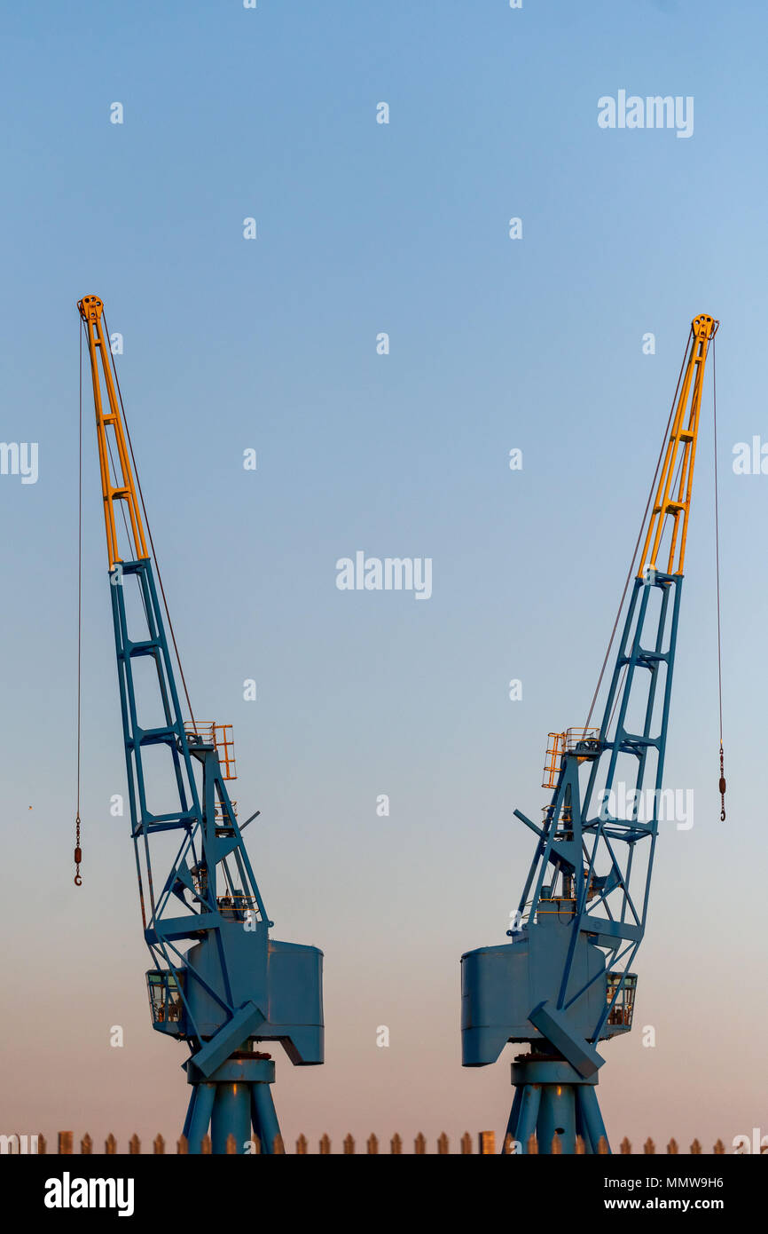 Cardiff bay crane hi-res stock photography and images - Alamy