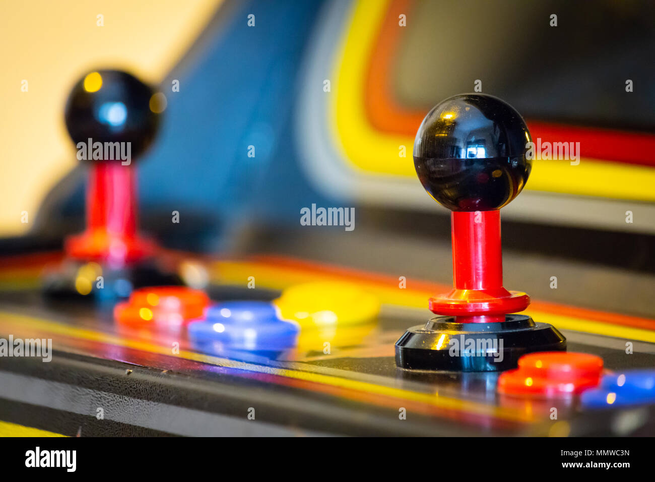 Vintage arcade machine hi-res stock photography and images - Alamy