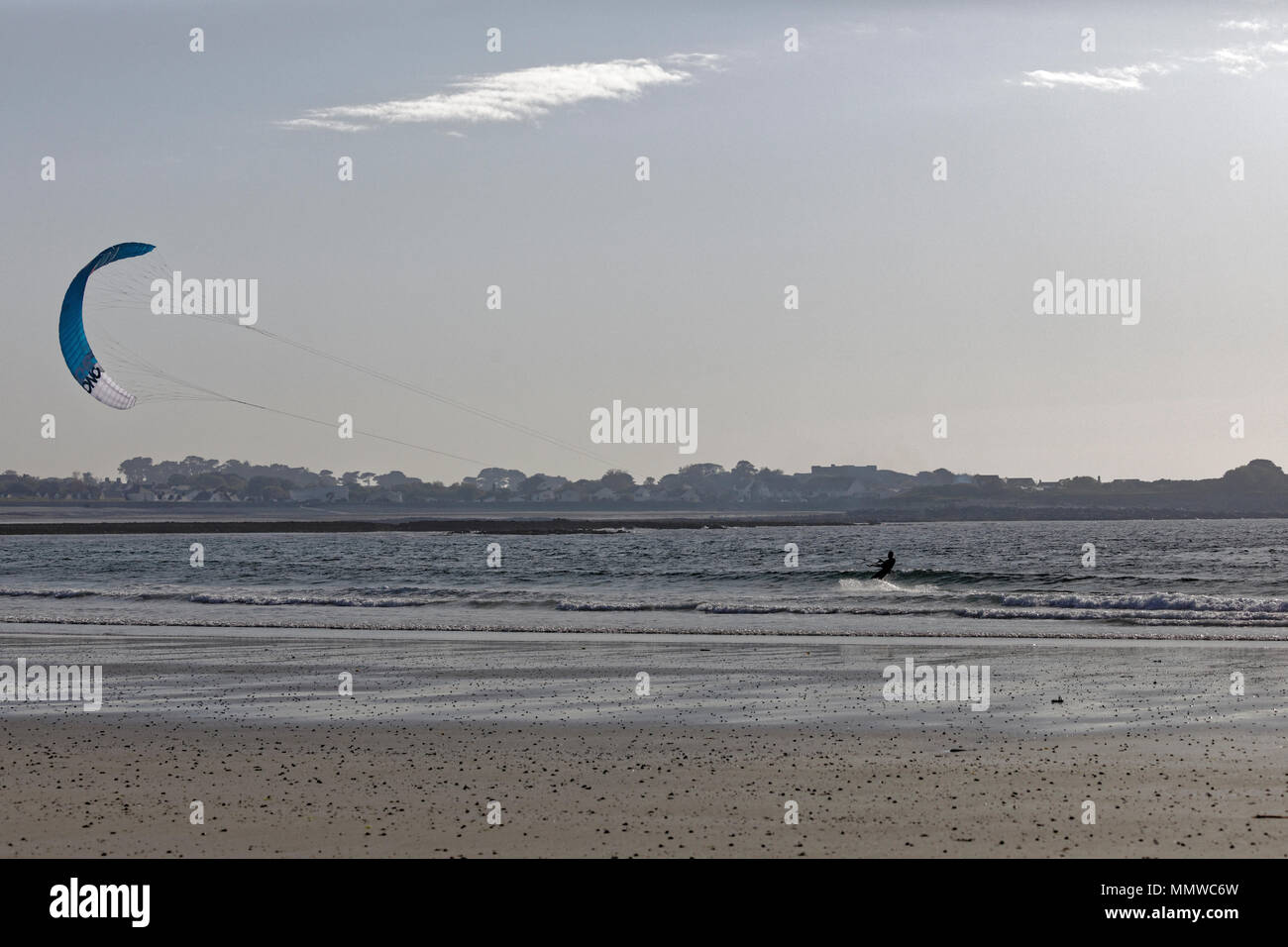 Kite Surfing at Vazon Bay Guernsey Stock Photo - Alamy