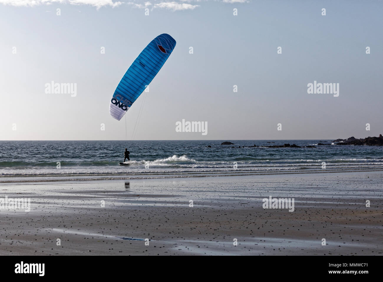 Kite Surfing at Vazon Bay Guernsey Stock Photo - Alamy