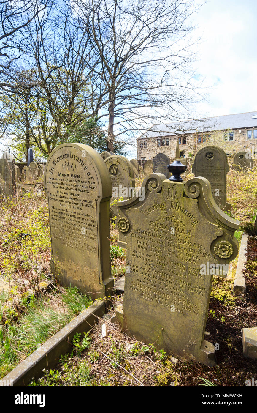 Tombstones gravestones hi-res stock photography and images - Alamy