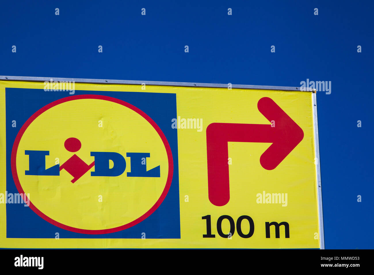 Lidl billboard hi-res stock photography and images - Alamy