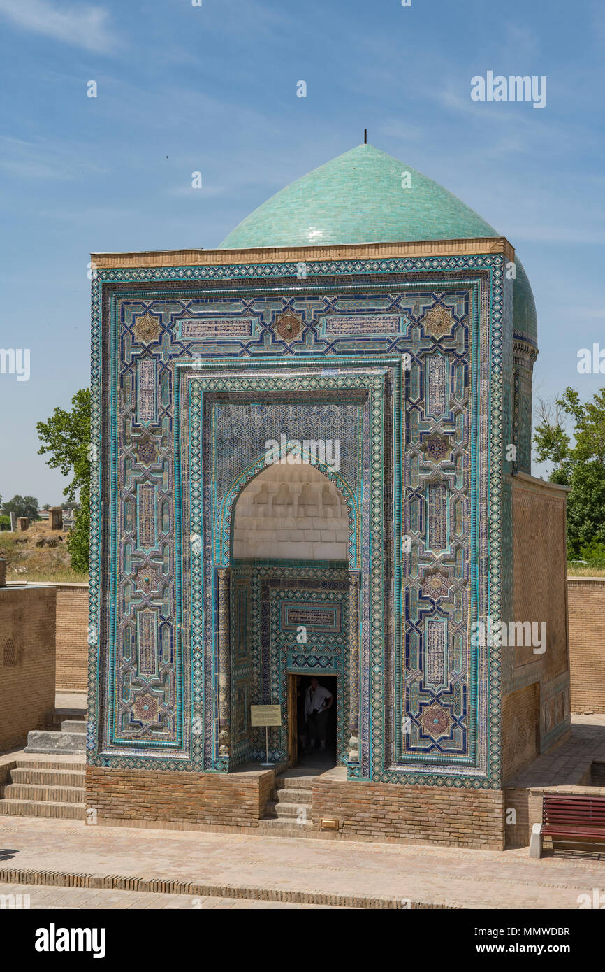 Usto Ali Nesefi Mausoleum in Shakhi Zindar Memorial Complex, Samarkand ...