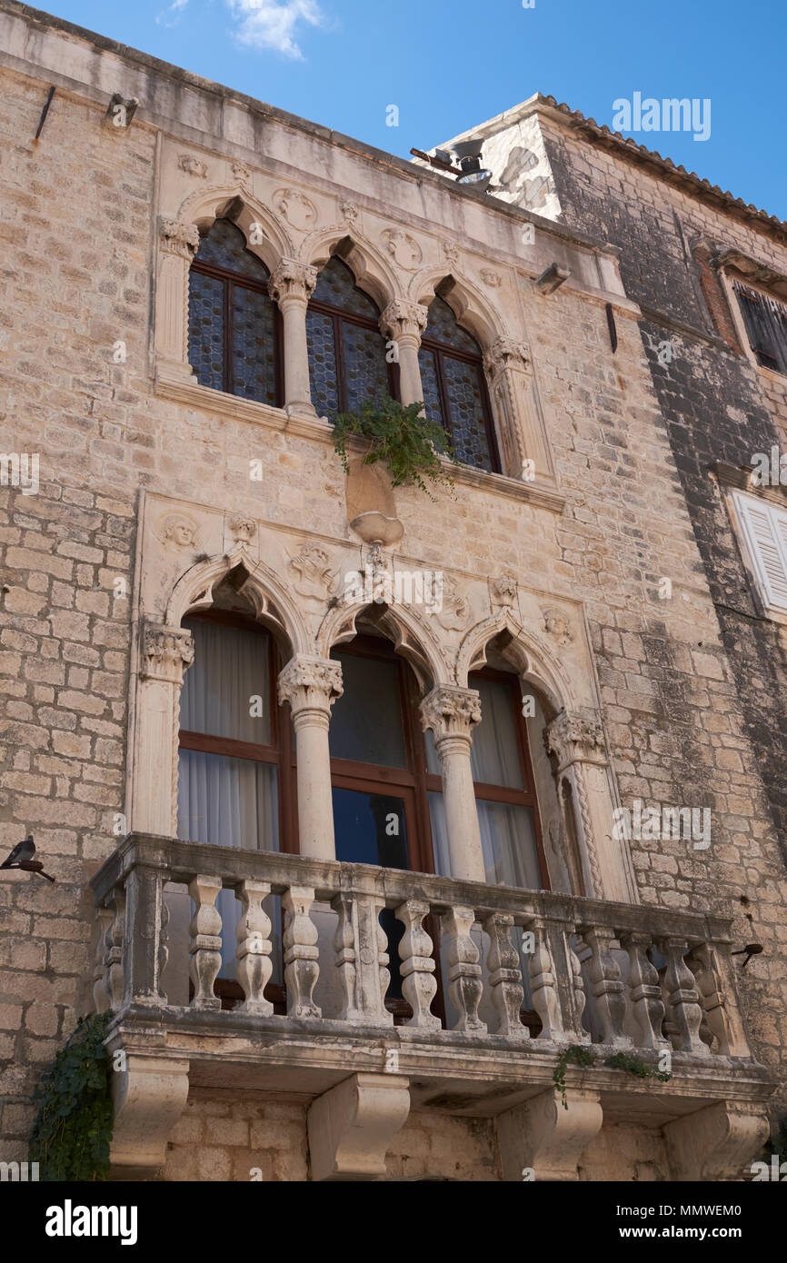 Ornate building frontage hi-res stock photography and images - Alamy