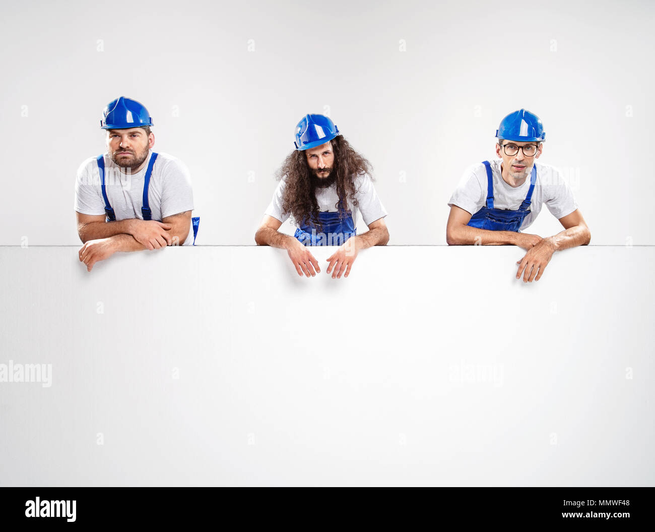 Builders ad hi-res stock photography and images - Alamy