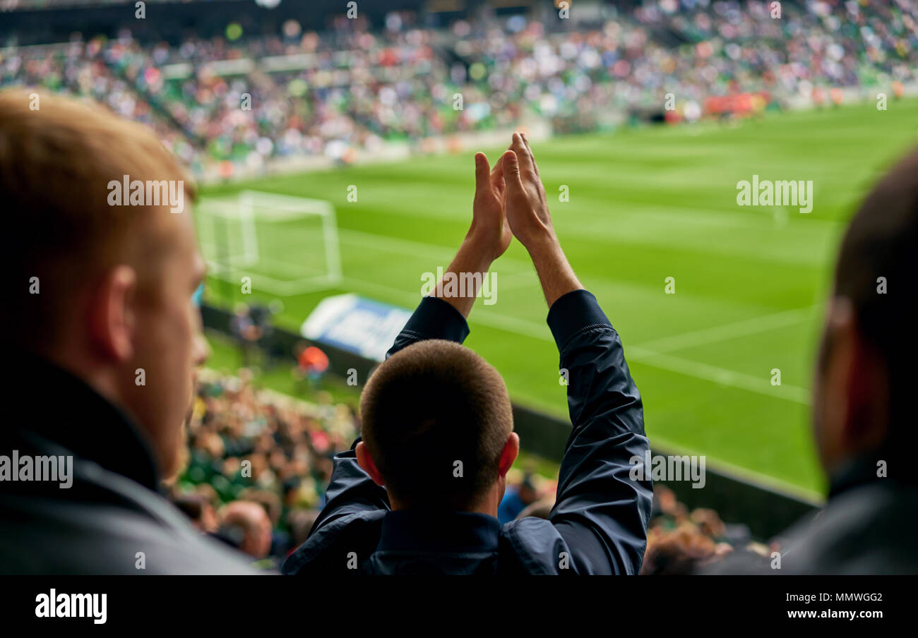 Horizontal national football league hi-res stock photography and images ...