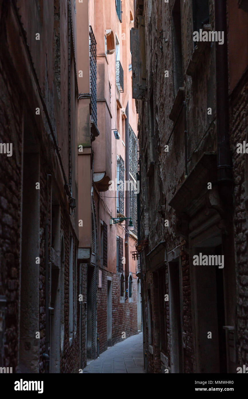 Narrow alley hi-res stock photography and images - Alamy