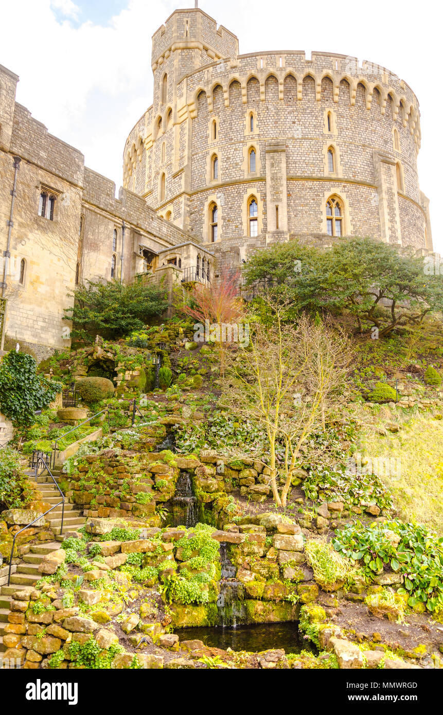 Royal windsor castle england hi-res stock photography and images - Alamy