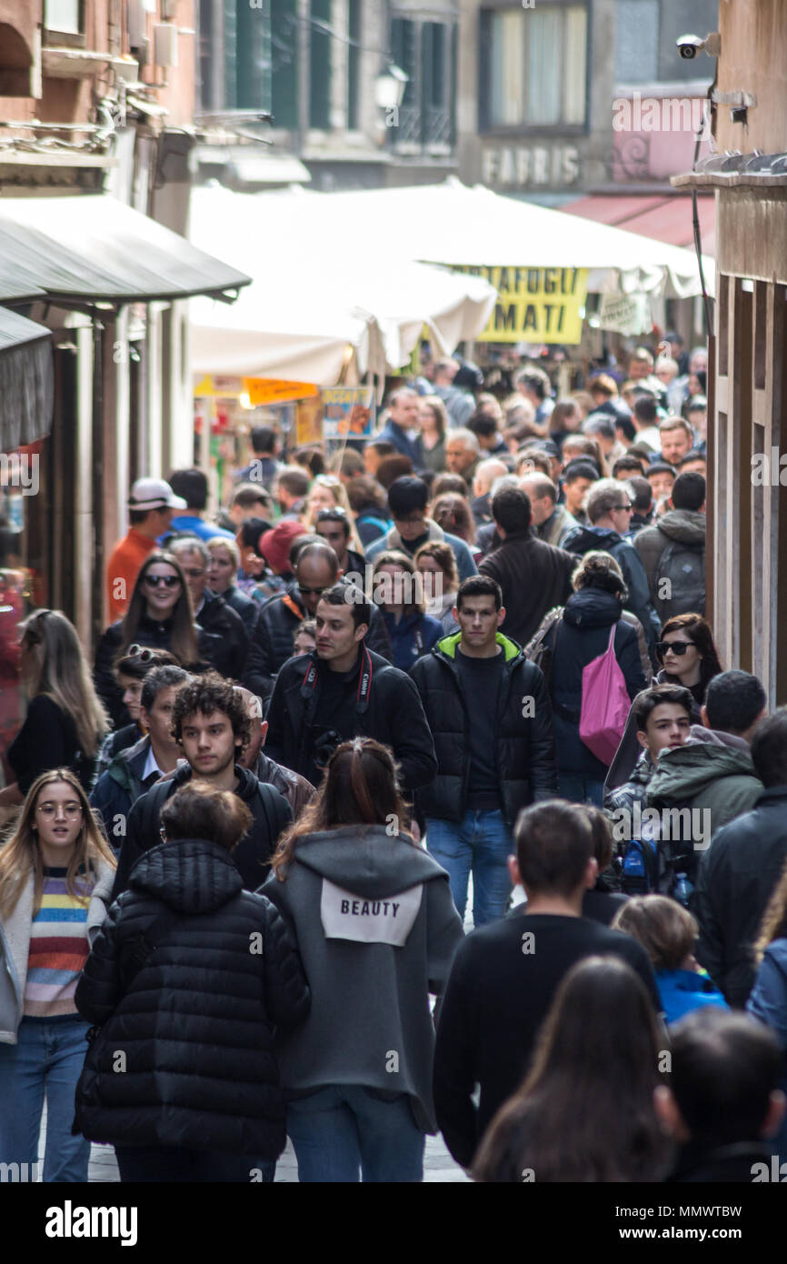 Narrow crowded street hi-res stock photography and images - Alamy