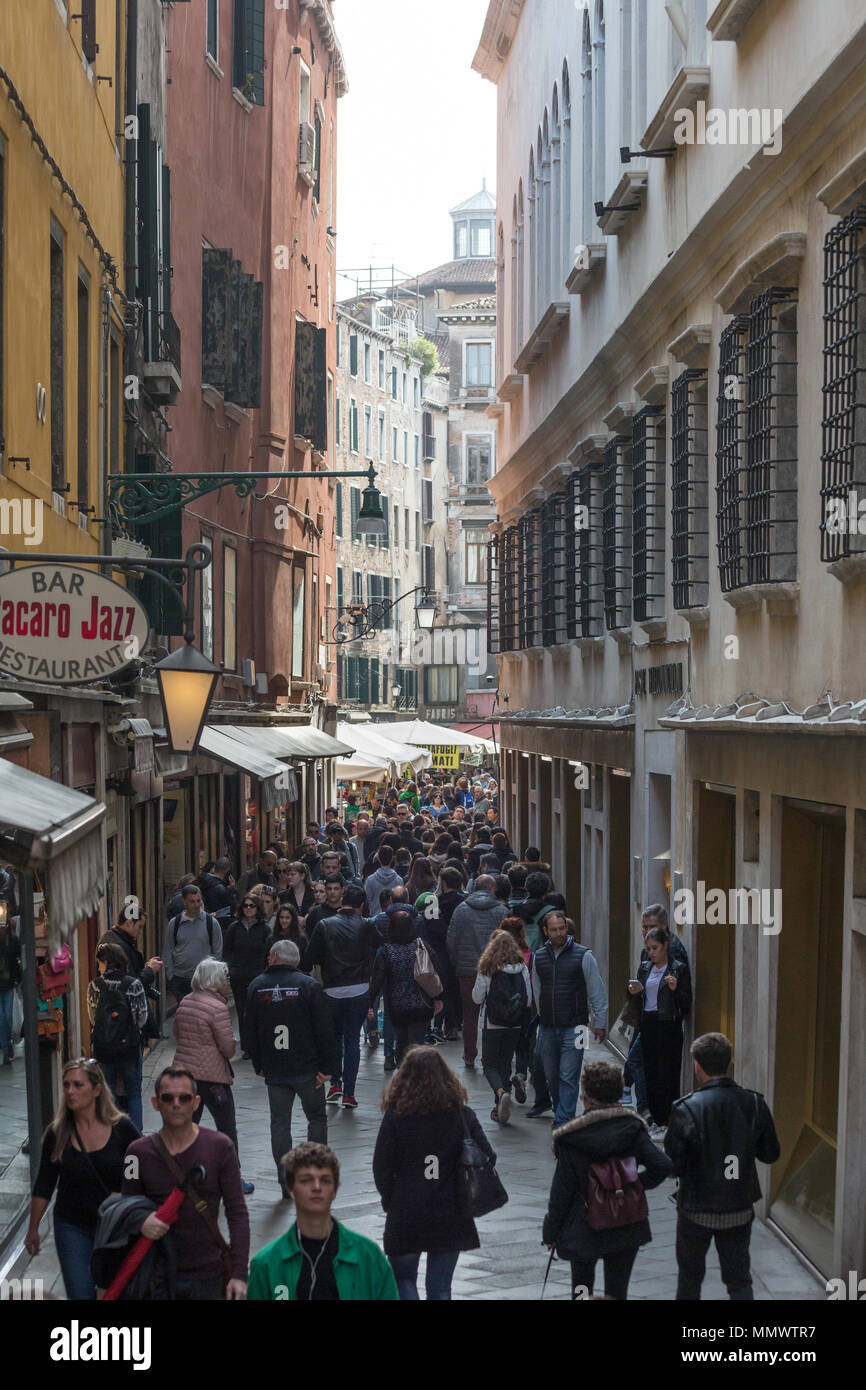 Crowded street hi-res stock photography and images - Alamy