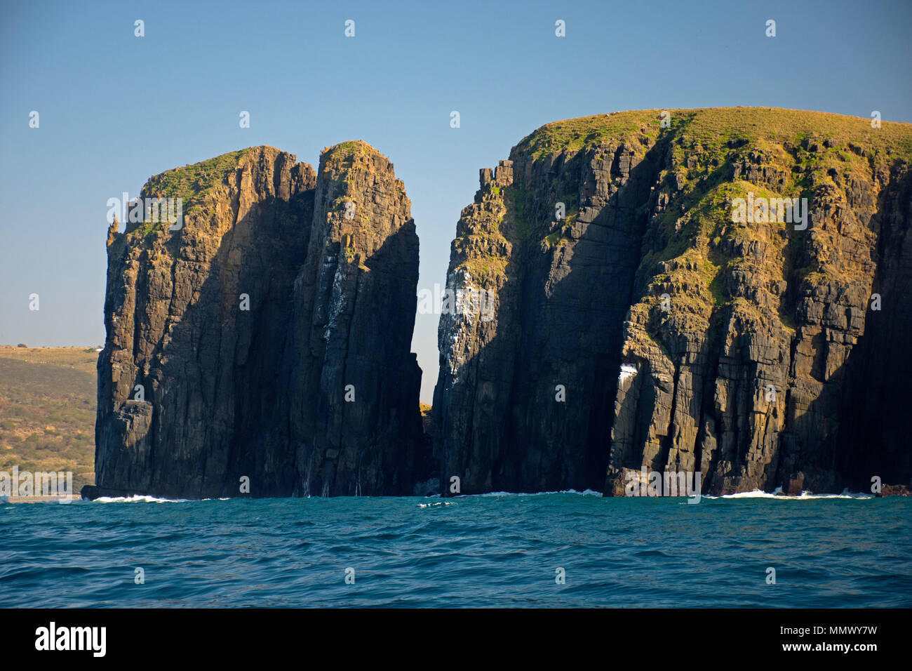 Hole in the rock arch hi-res stock photography and images - Alamy