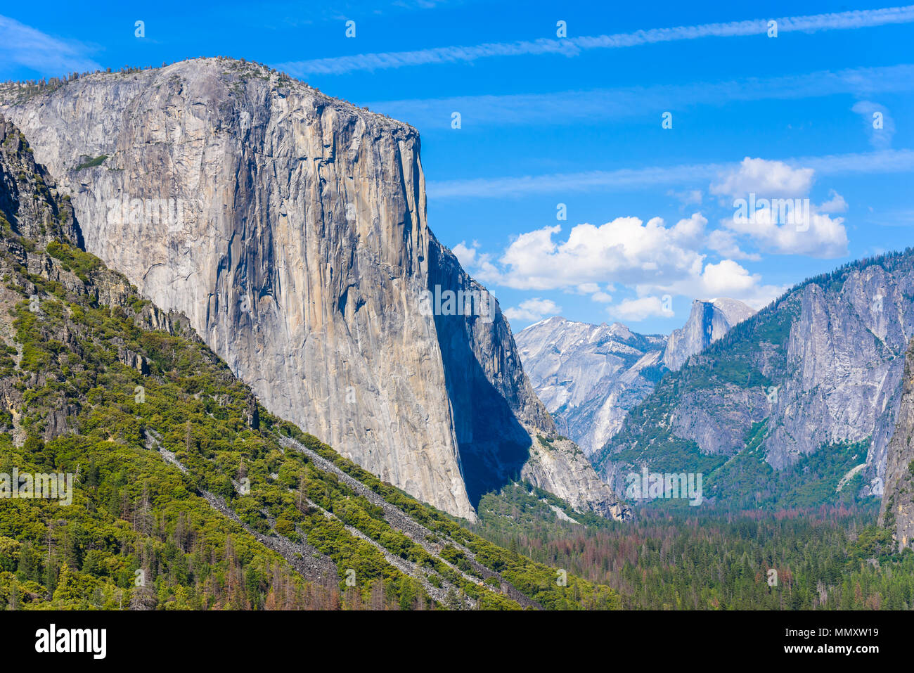 View of Yosemite Valley from Tunnel View point - view to Bridal veil ...