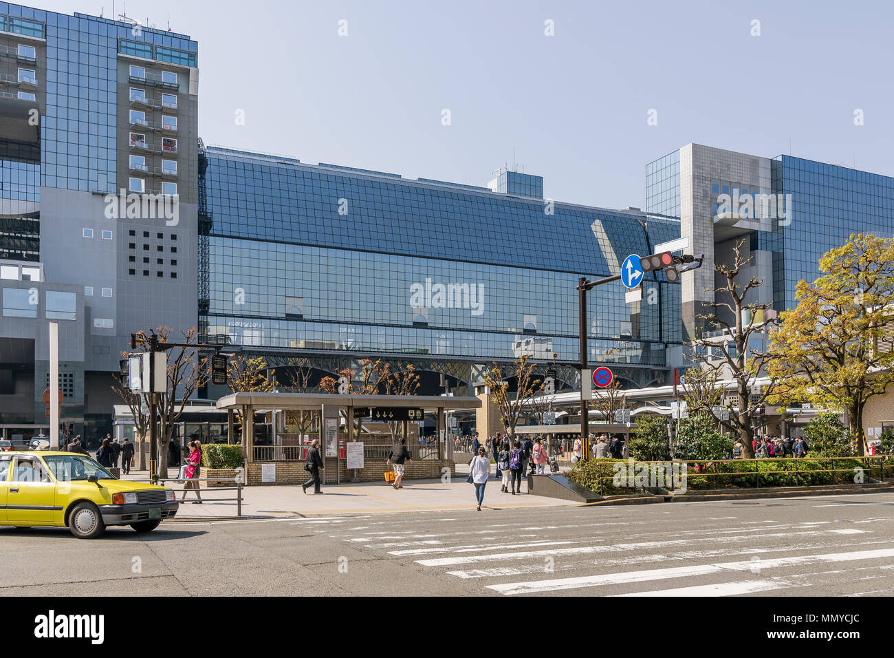 Kyoto station hi-res stock photography and images - Alamy