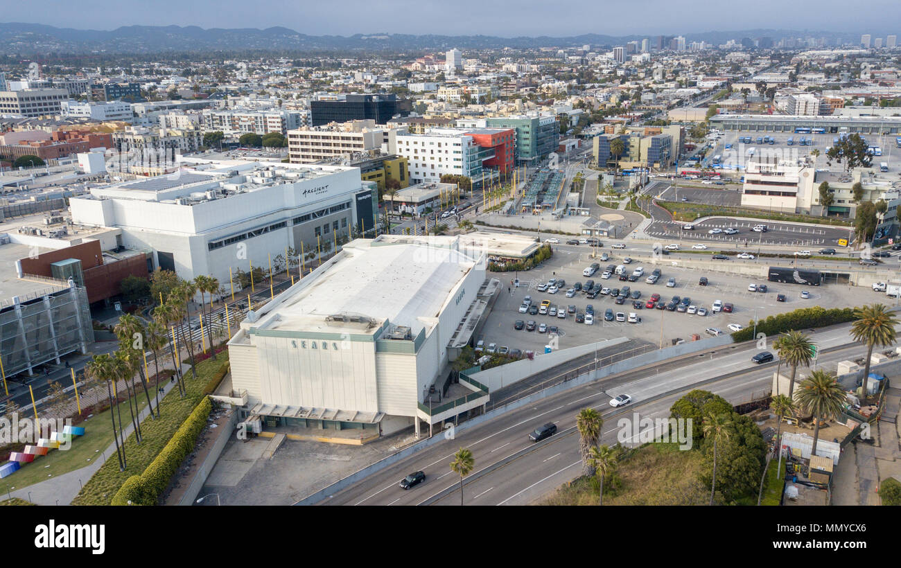 California business closed hi-res stock photography and images - Alamy