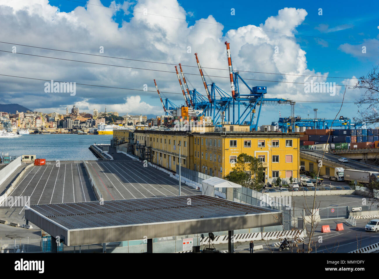 Major seaport hi-res stock photography and images - Alamy