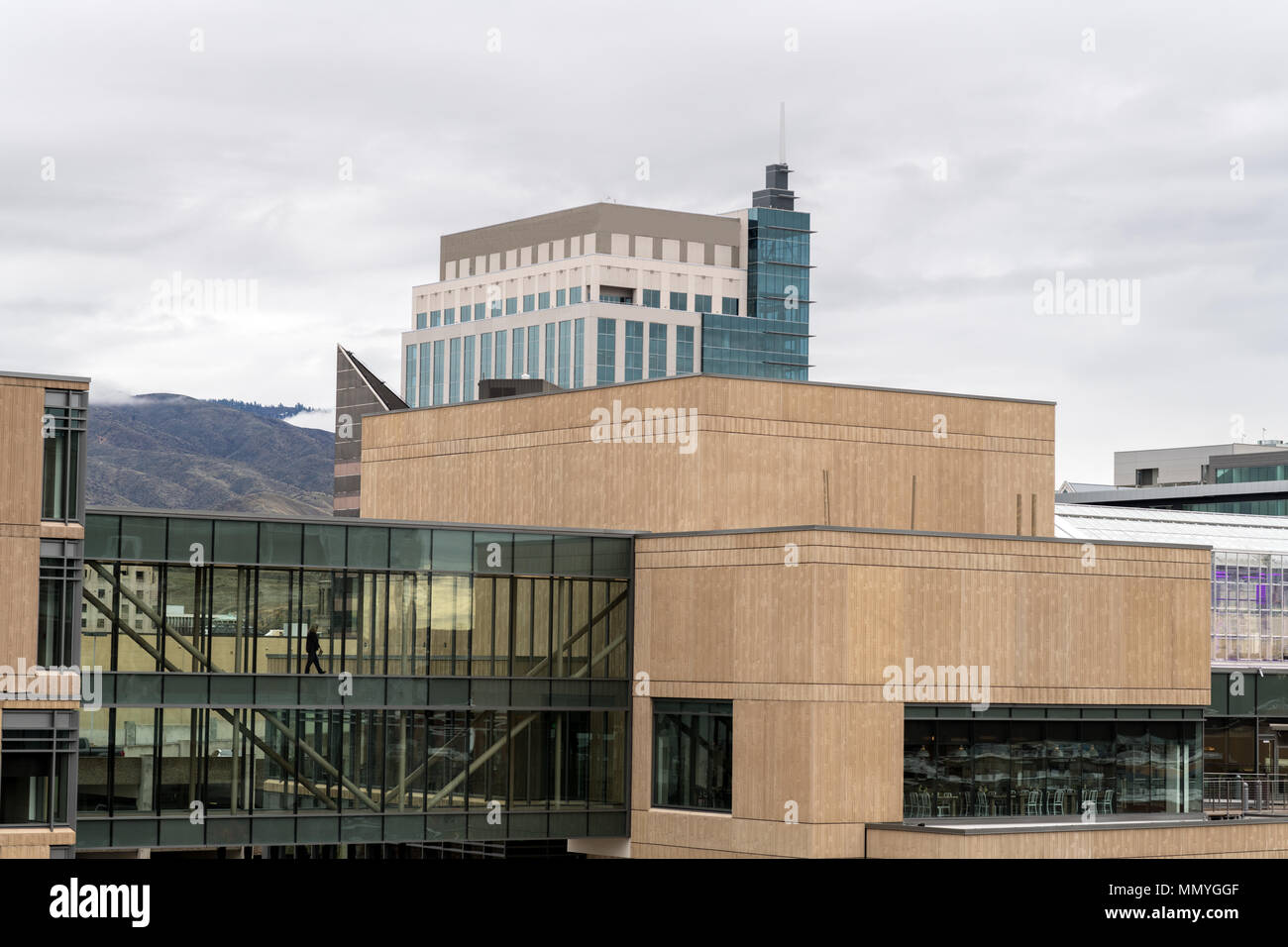 Breezeway hi-res stock photography and images - Alamy