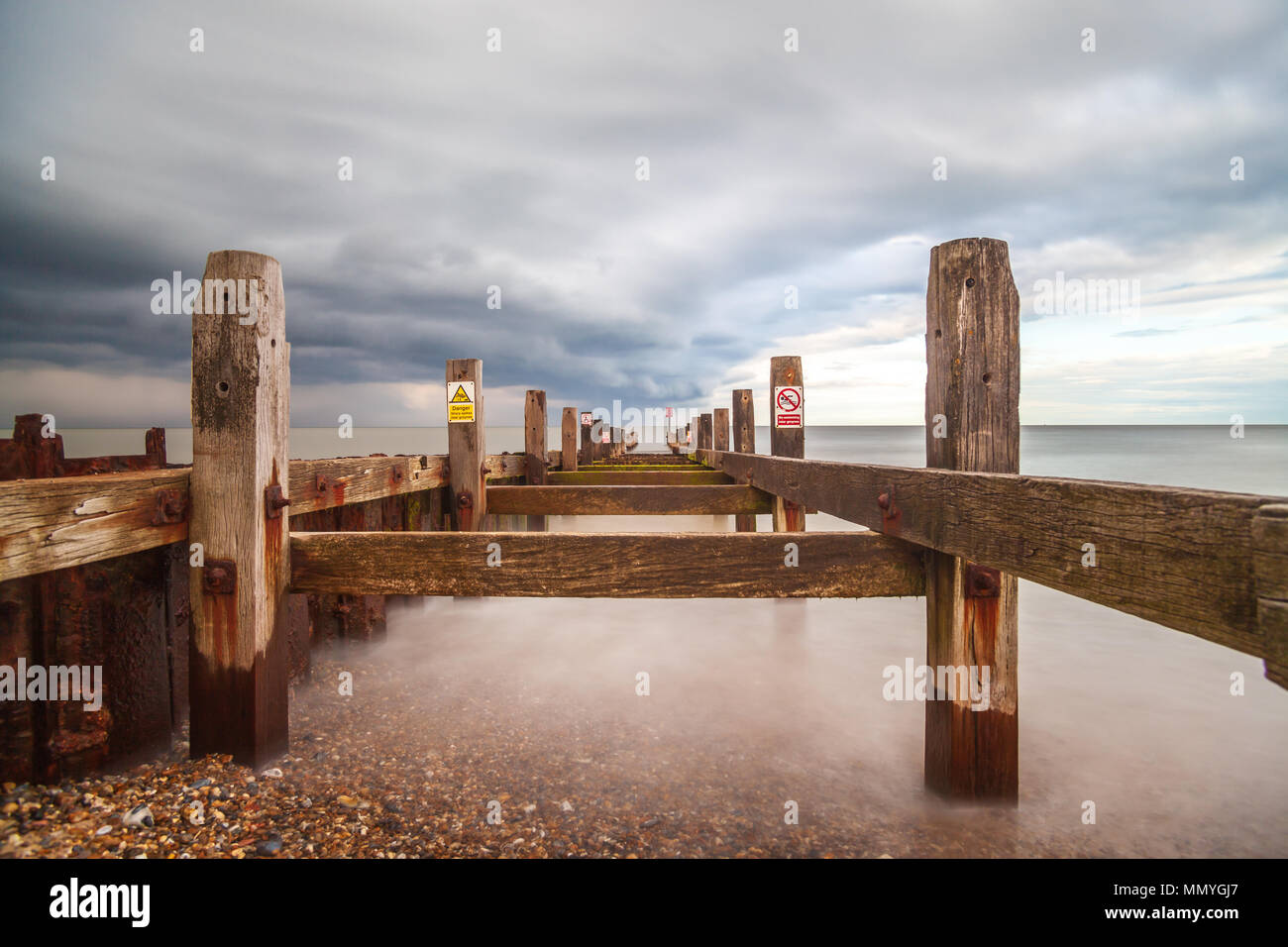Defences on beach hi-res stock photography and images - Alamy
