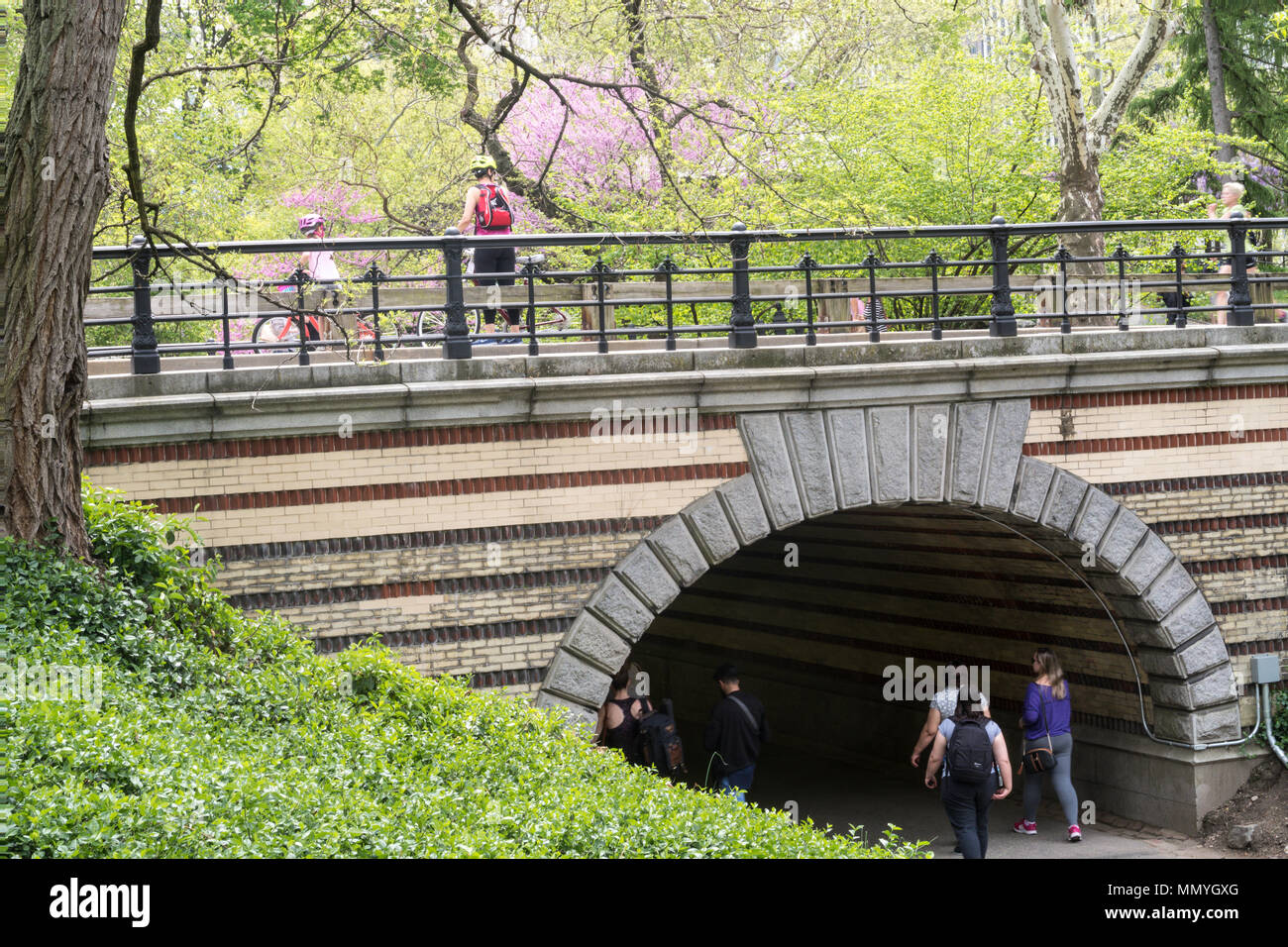 Voussoir arch bridge hi-res stock photography and images - Alamy