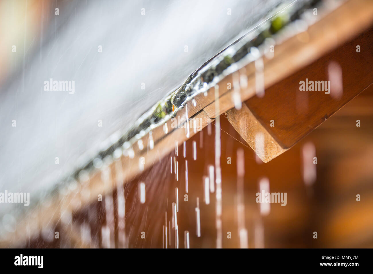 Heavy rain falling on house hi-res stock photography and images - Alamy