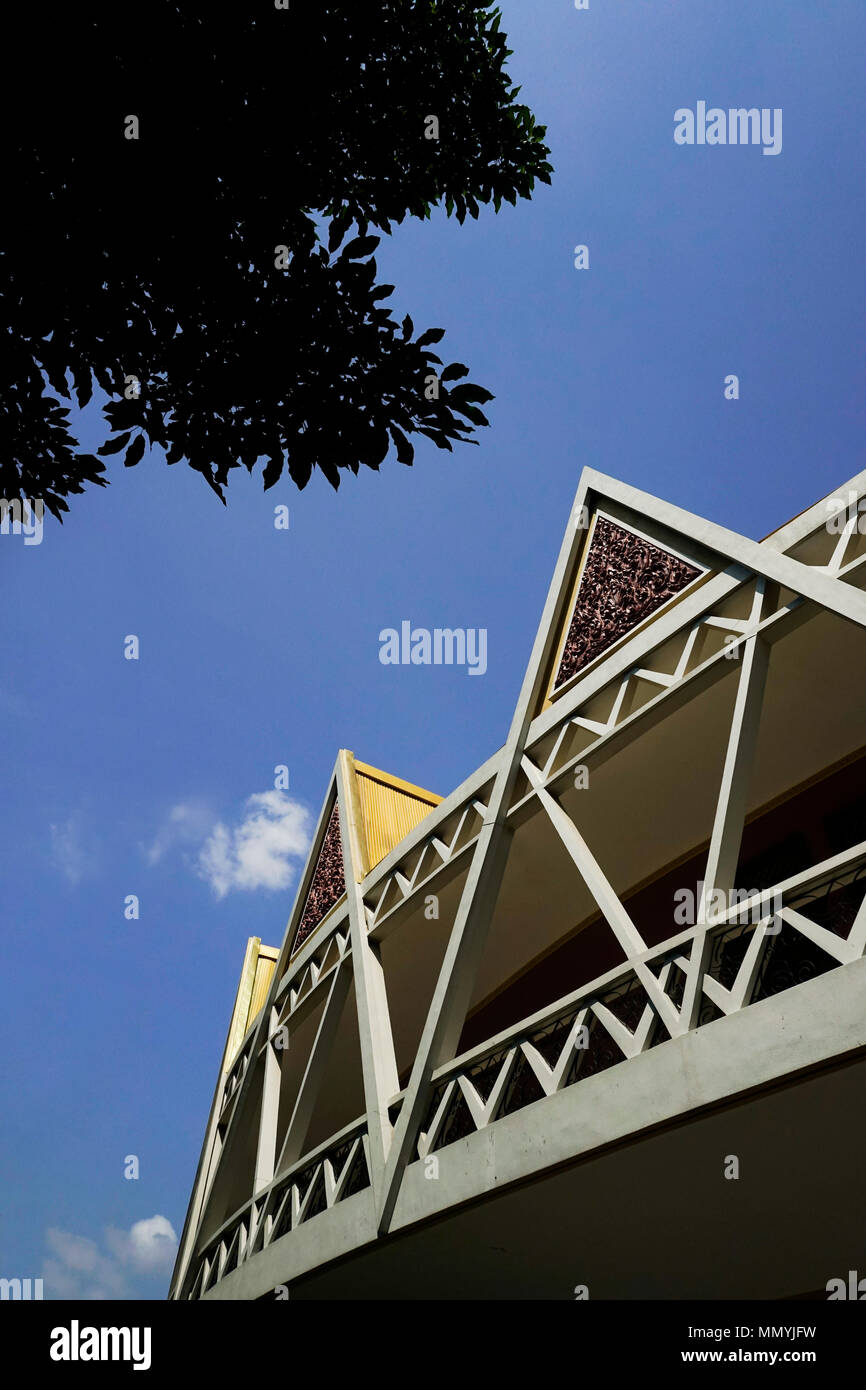 Chaktomuk conference hall phnom penh hi-res stock photography and ...