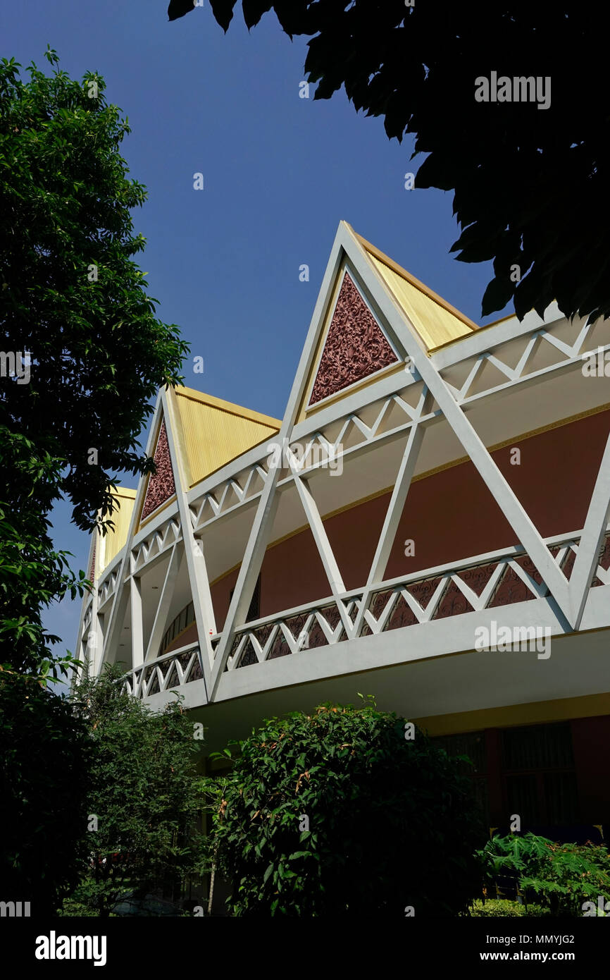 Chaktomuk conference hall hi-res stock photography and images - Alamy