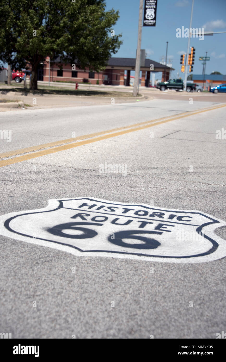 Old route 66 sign illinois hi-res stock photography and images - Alamy
