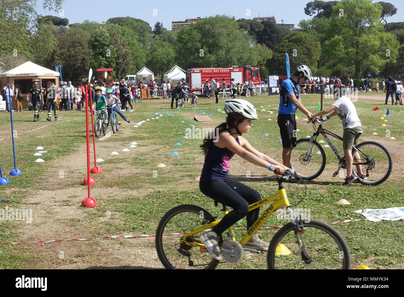 Cycling sport hi-res stock photography and images - Alamy