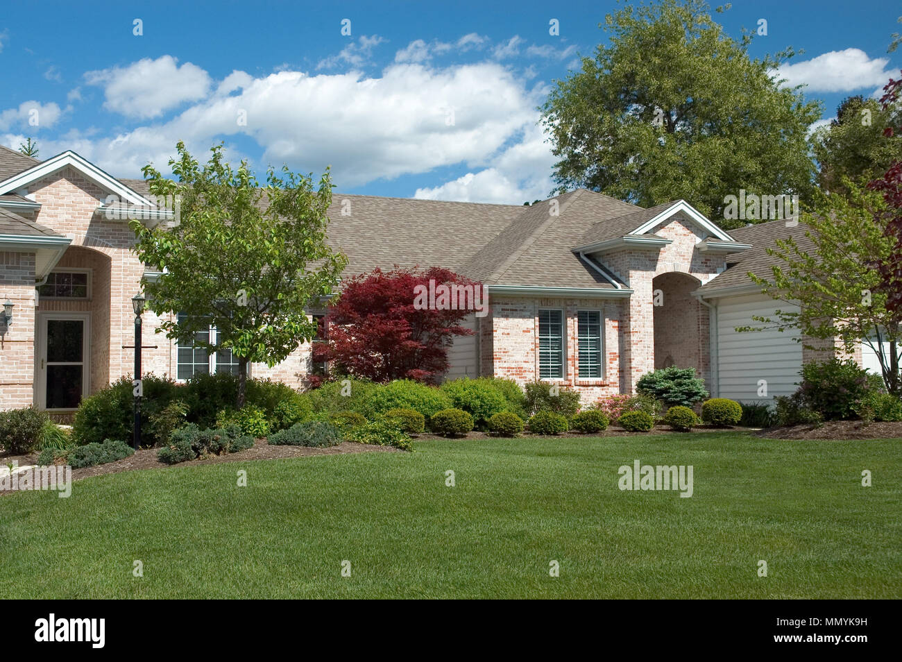 Ranch Brick Homes Photo Gallery One Level Traditional Brick House Plan