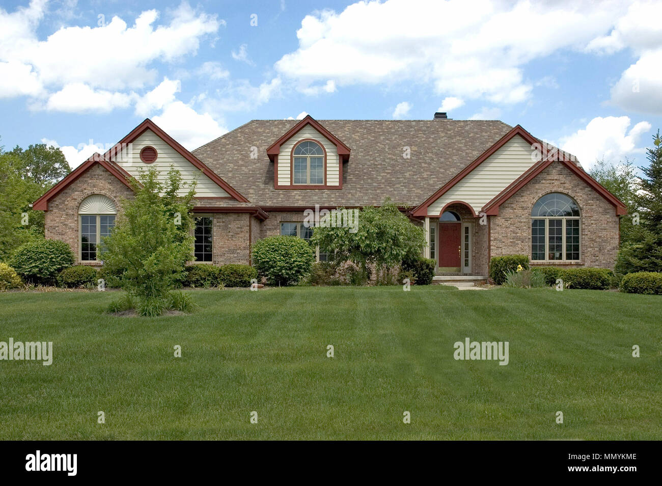 Ranch style house hi-res stock photography and images - Alamy