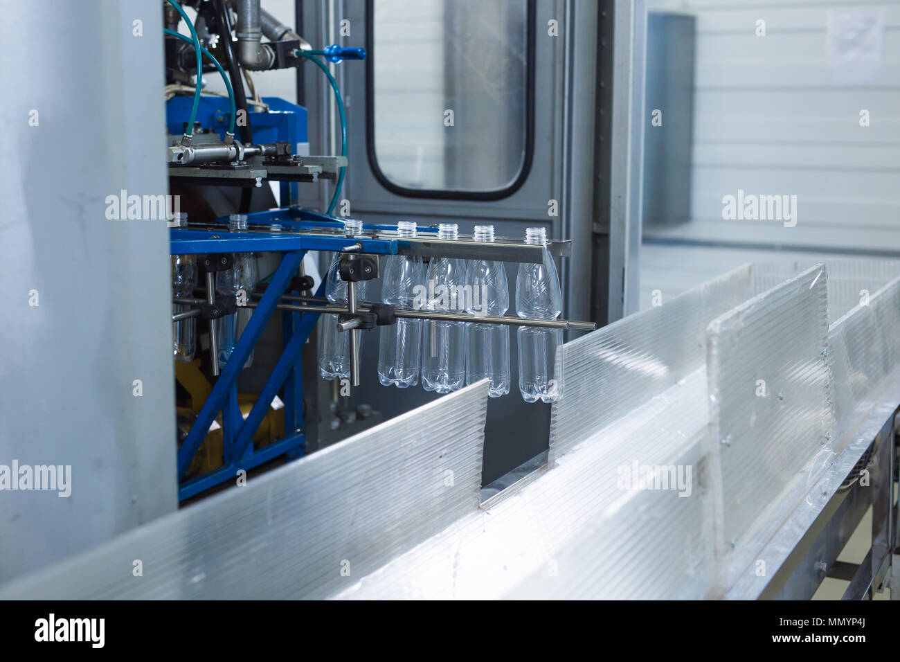 Water factory - Water bottling line for processing and bottling pure ...