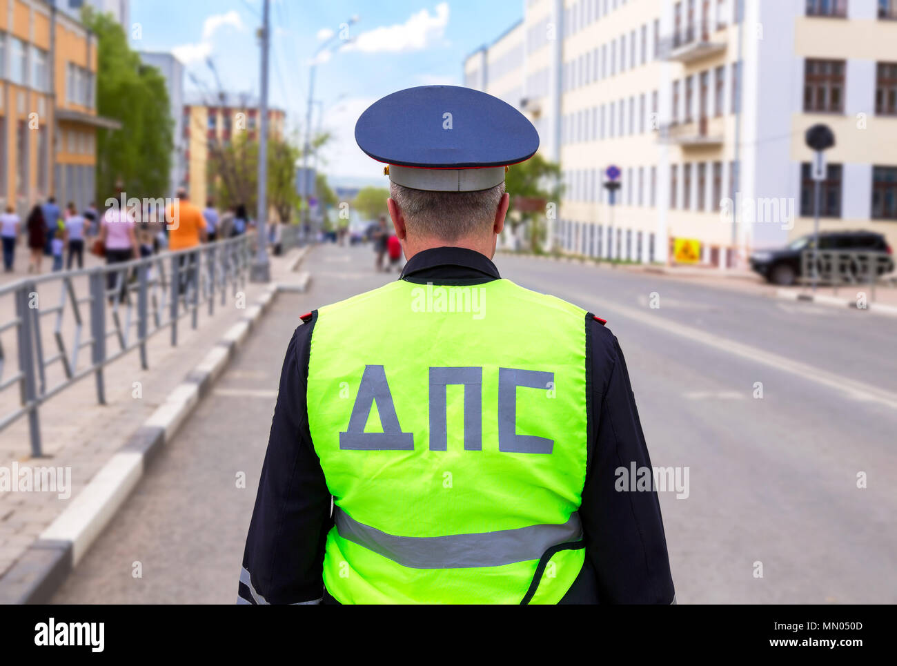 Police directing traffic accident hi-res stock photography and images ...