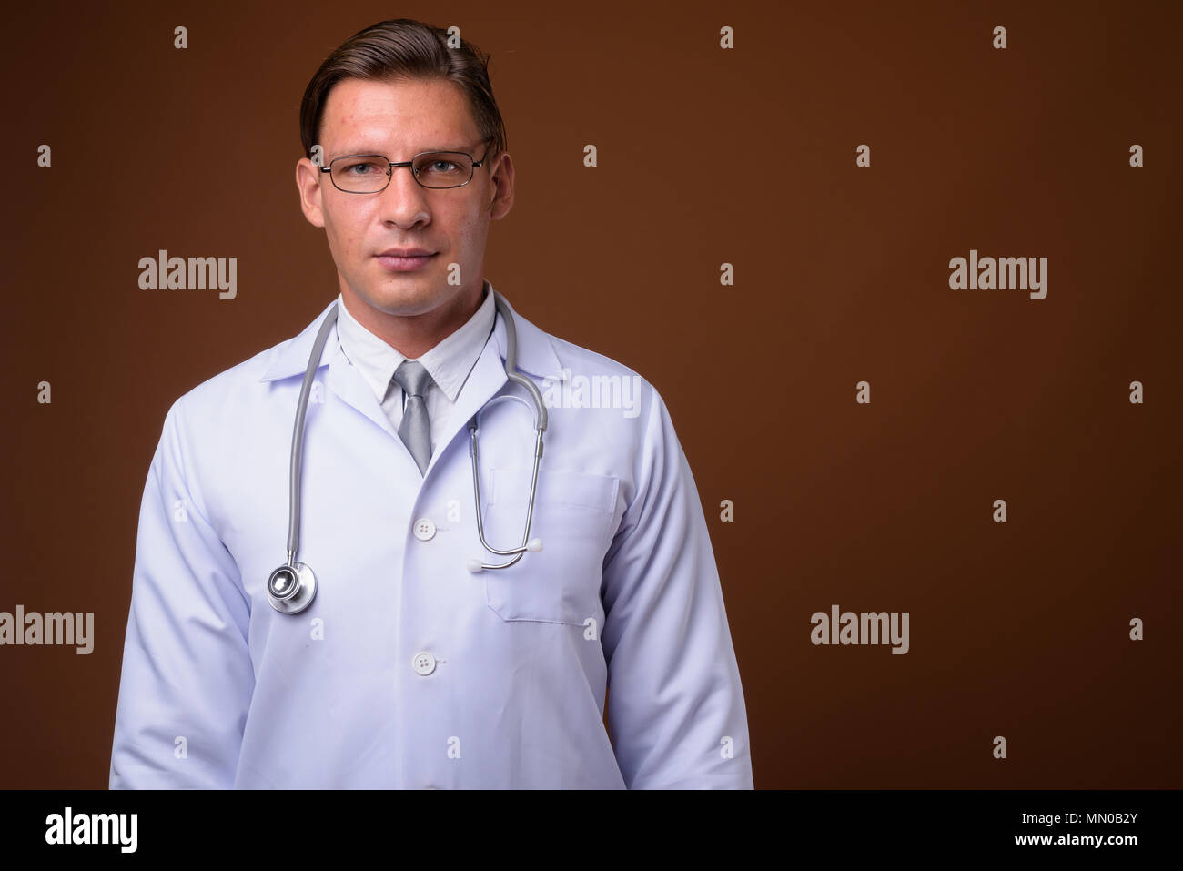 Doctor studio hi-res stock photography and images - Alamy