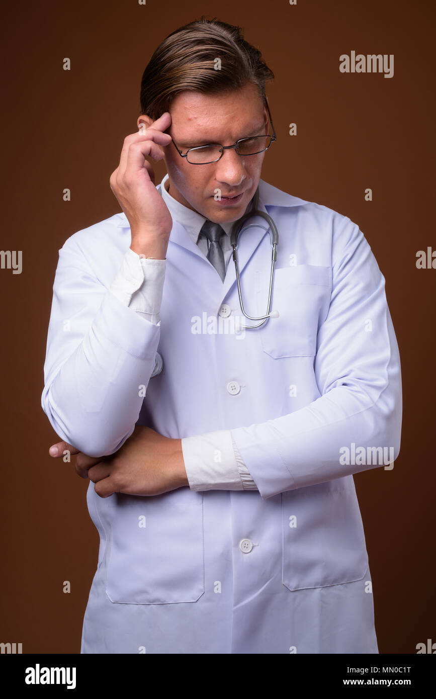Doctor man studio shot hi-res stock photography and images - Alamy
