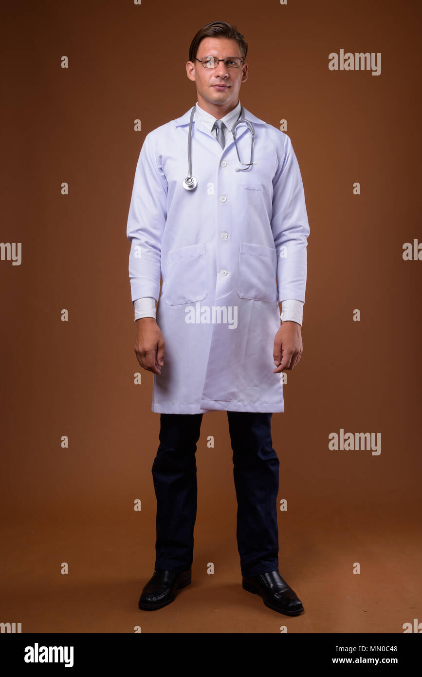 Doctor studio hi-res stock photography and images - Alamy