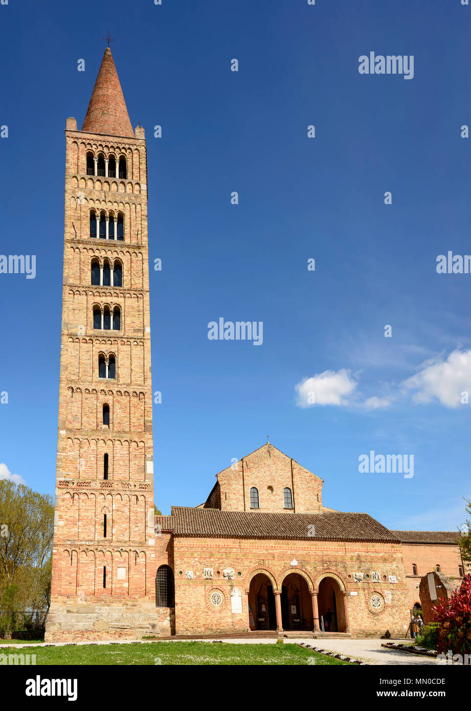 Narthex hi-res stock photography and images - Alamy