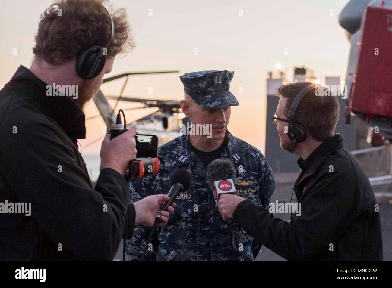 Abc radio host hi-res stock photography and images - Alamy