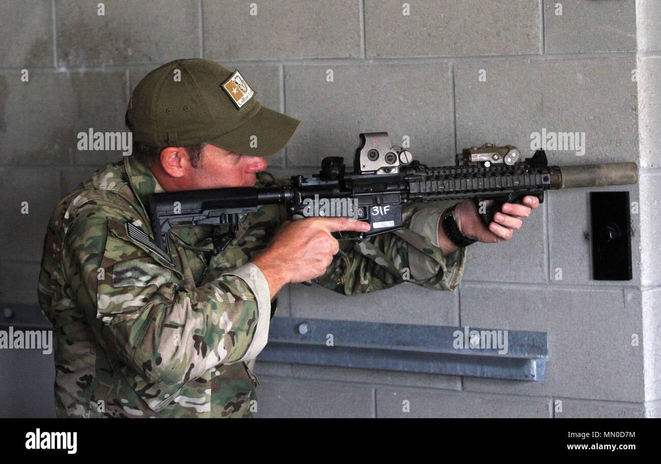 A Special Forces Soldier with 5131 Operation Detachment Alpha (ODA ...