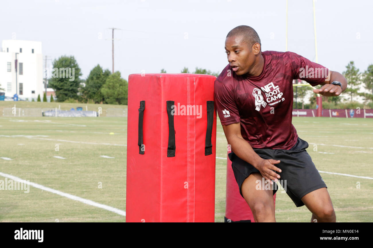 Ssg. Duvuri Sanders, 10th BN, 7th Transportation Brigade (Expeditionary ...