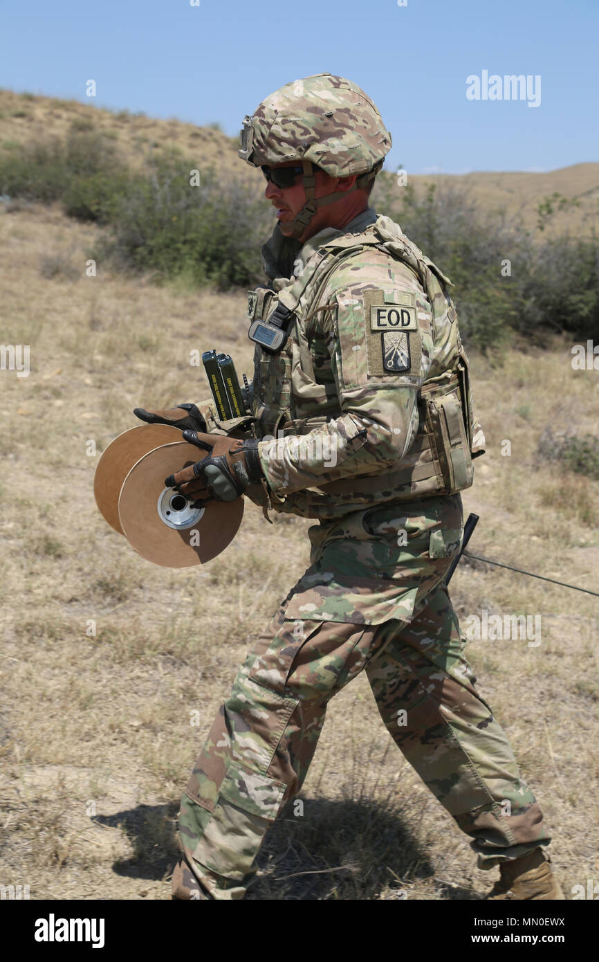 U.S. Army Sgt. 1st Class Kyle Theres, 702nd Ordnance Company (EOD ...