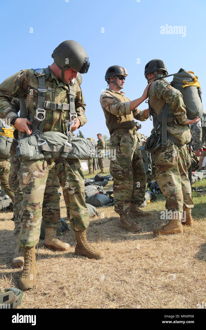 U.S. Soldiers, Company H, 121st Infantry Regiment (Airborne) (Long ...