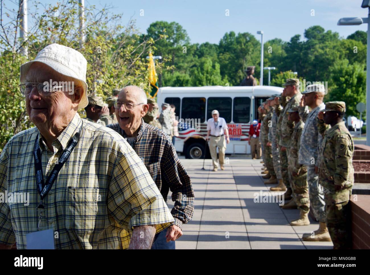 American soldiers cheering hi-res stock photography and images - Alamy