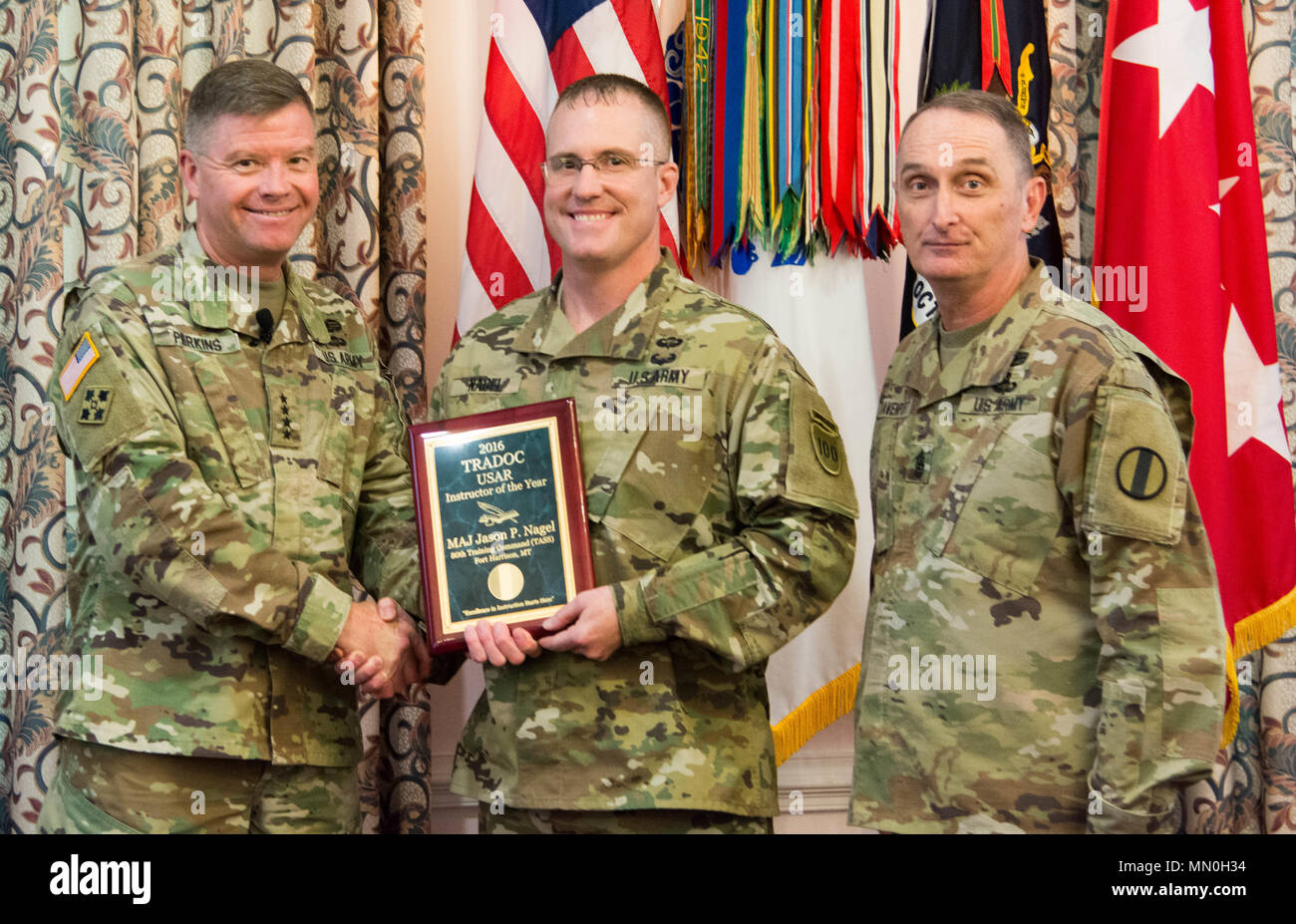 (Left to right) Gen. David Perkins, U.S. Army Training and Doctrine ...