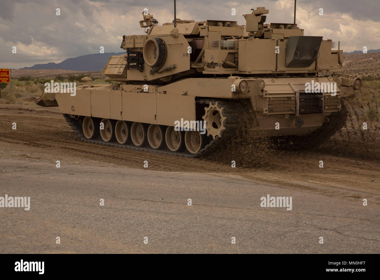 M1 assault breacher vehicle hi-res stock photography and images - Alamy